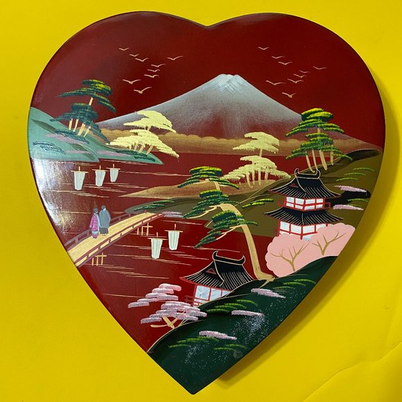Japan Heart | Holiday | Vintage Heart Lacquered Box Japan Scene Elegant ...
